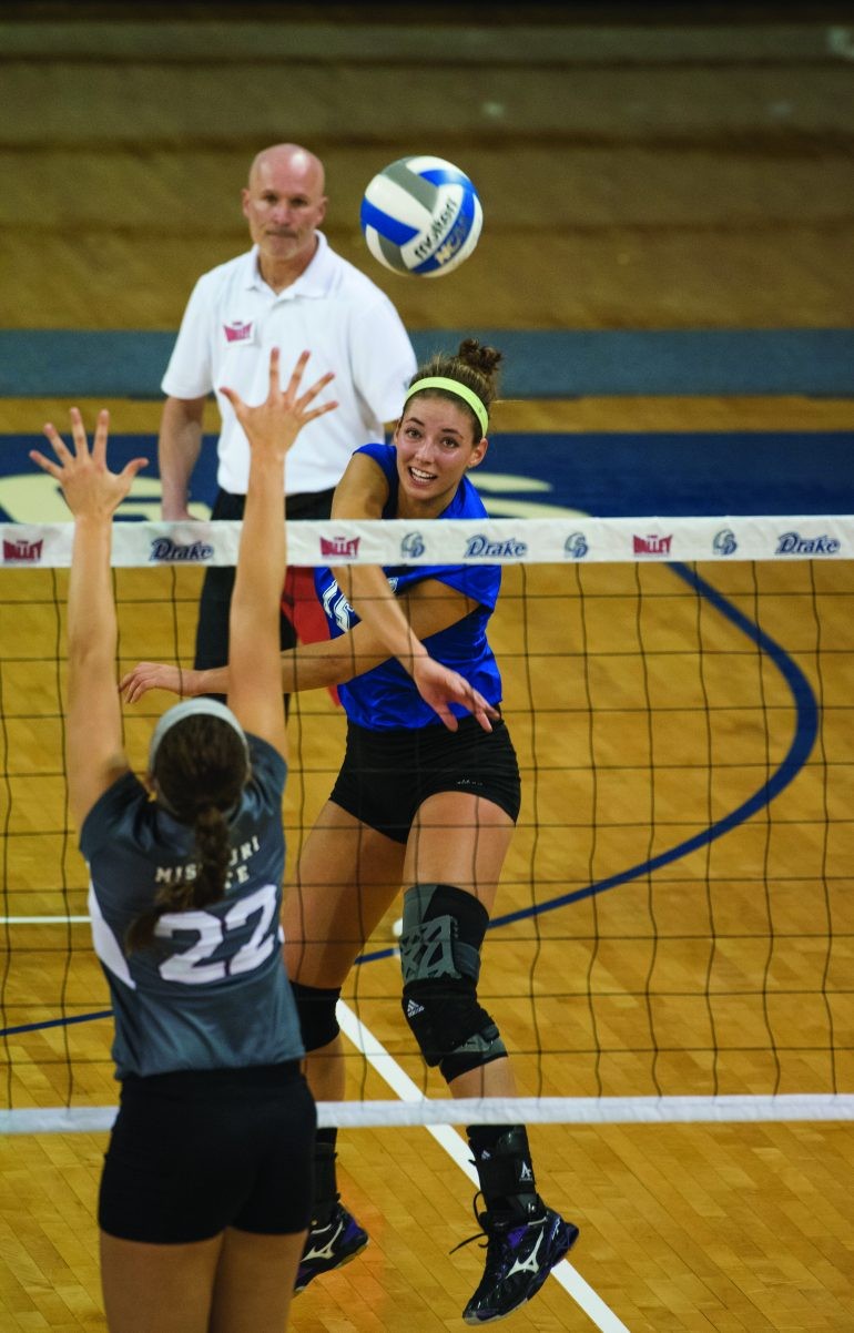 Drake Volleyball wins ‘Titan Tournament’ to open season