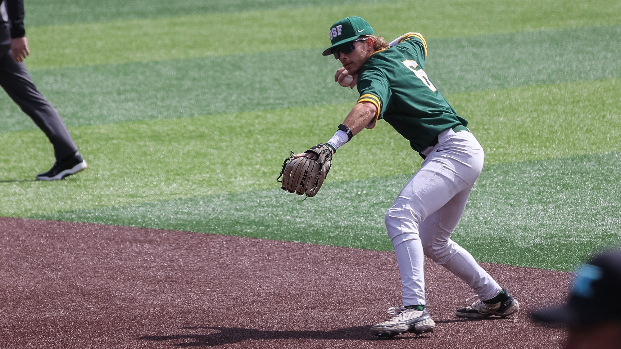 Broncos Best Dons in Series Closing Doubleheader