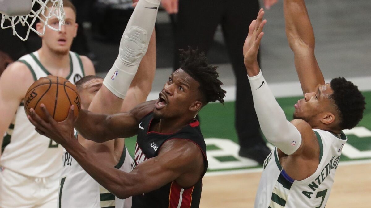 Jimmy Butler signs extension with Heat