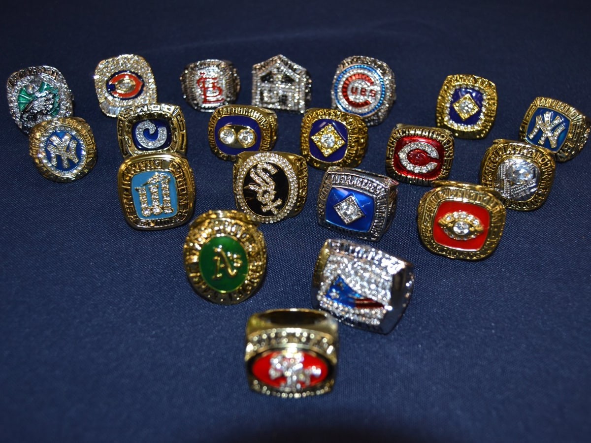 NFL, NBA, MLB $12 MIL IN FAKE TEAM RINGS ... Seized In Customs Bust!