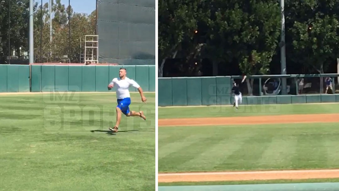 Tim Tebow -- Footage From MLB Workout ... Hustlin'!! (VIDEO)
