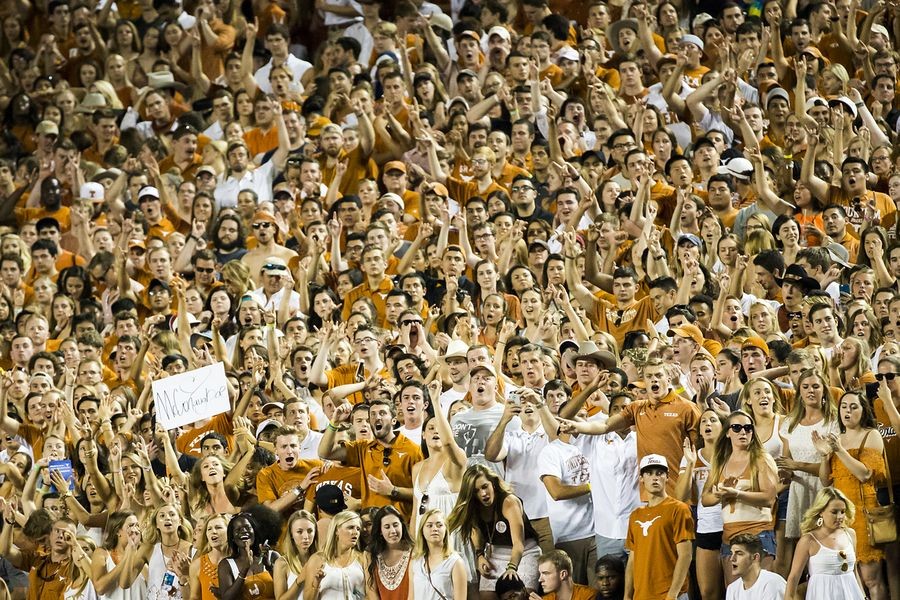 Longhorn fans take jab at A&M with 'Make Texas Great Again' shirts