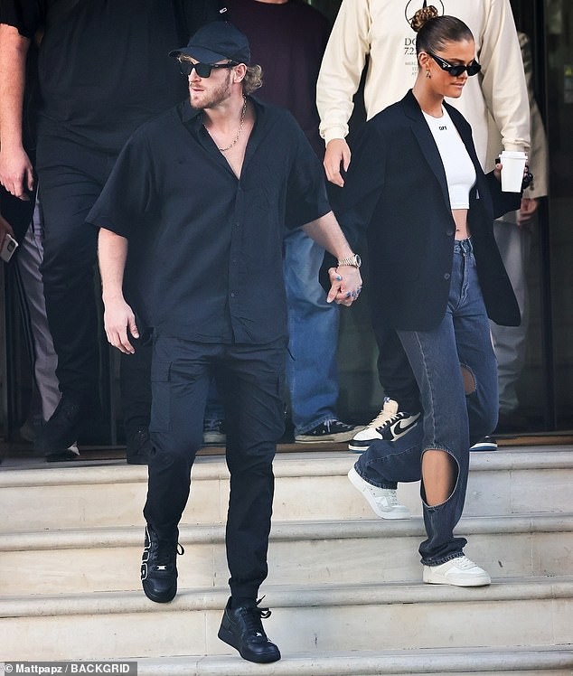 Logan Paul walks hand-in-hand with Sports Illustrated model girlfriend ...