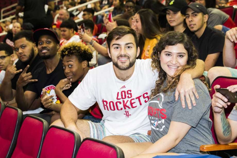 Fans gather at Toyota Center for glimpse of Rockets practice