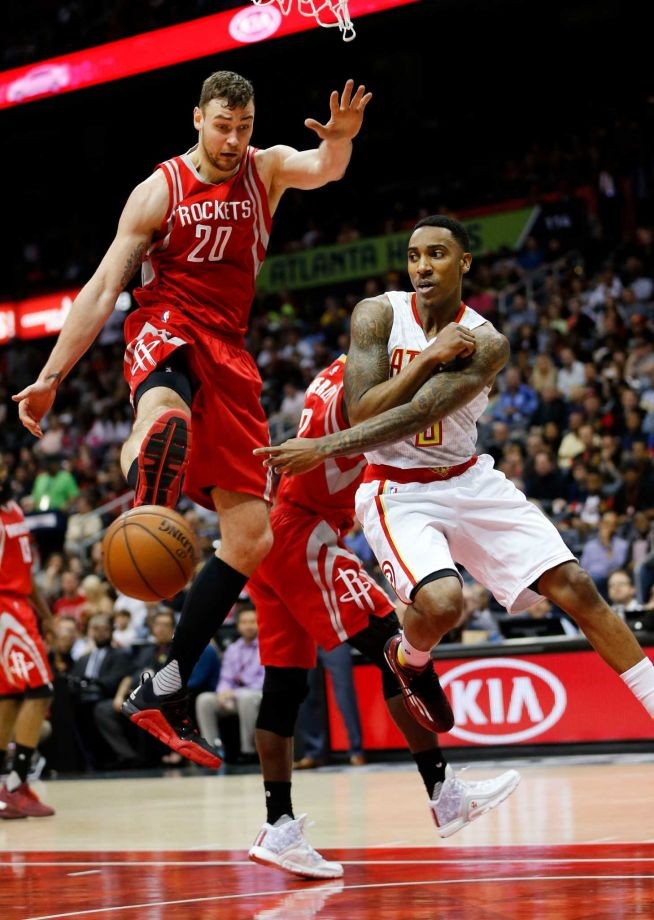 Rockets' forwards add versatility to lineups