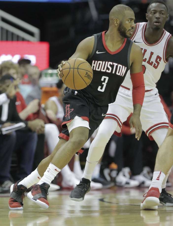 Gordon, Paul lead Harden-less Rockets to blowout victory over Bulls