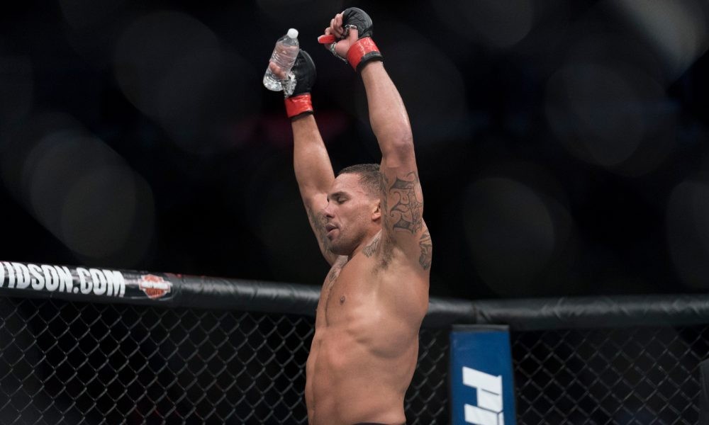 Former Alabama LB Eryk Anders earns 10th straight win at UFC Fight ...