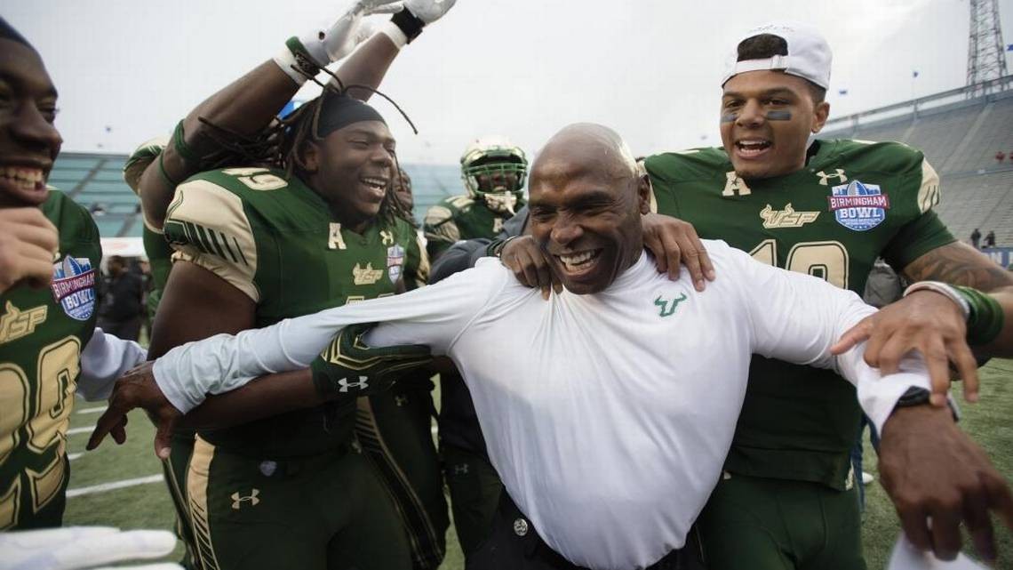 USF football fans have quiet #BullStrong signing day ahead | Bradenton ...