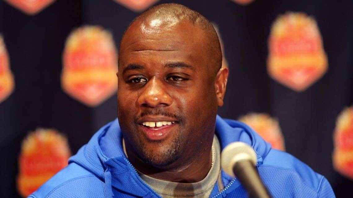 Arizona fires football coach Rodriguez; ex-Boise State player takes ...