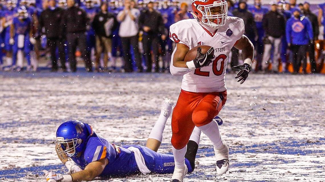 Boise State football loses another linebacker, adds walk-on kicker to ...