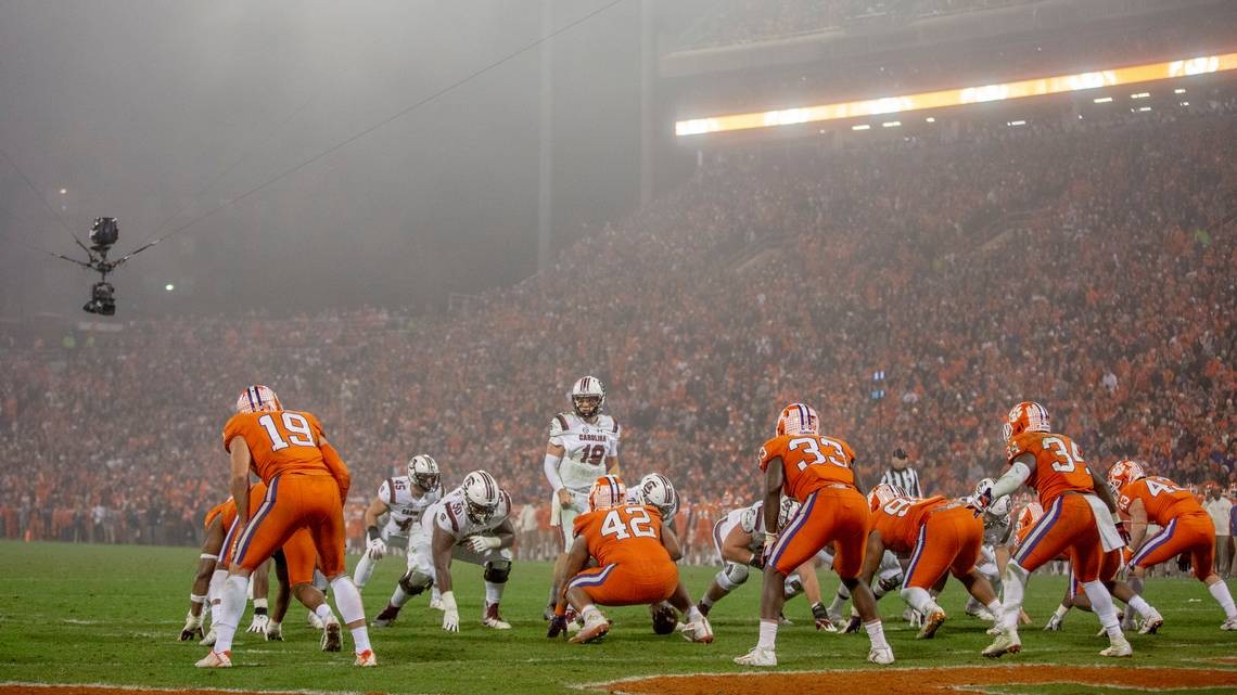 What went wrong on South Carolina’s two 4th and goal plays vs. Clemson