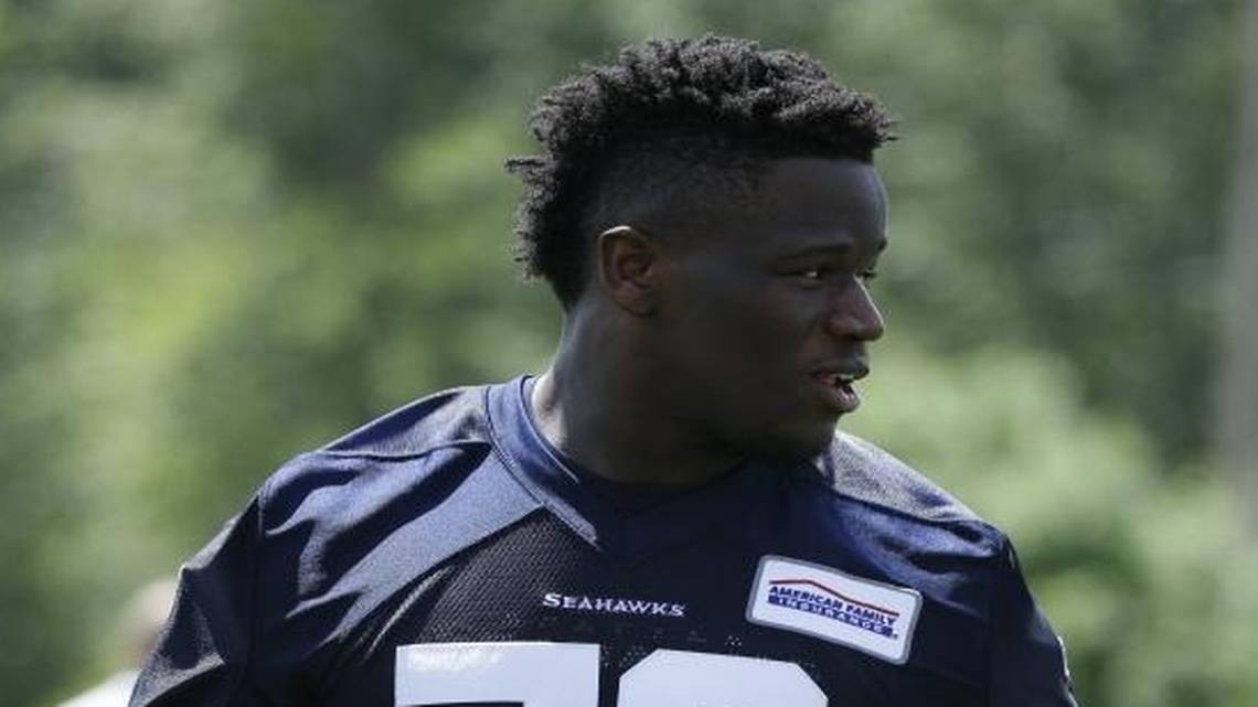 “The comp is on”: Seahawks finally move George Fant to RT to compete ...