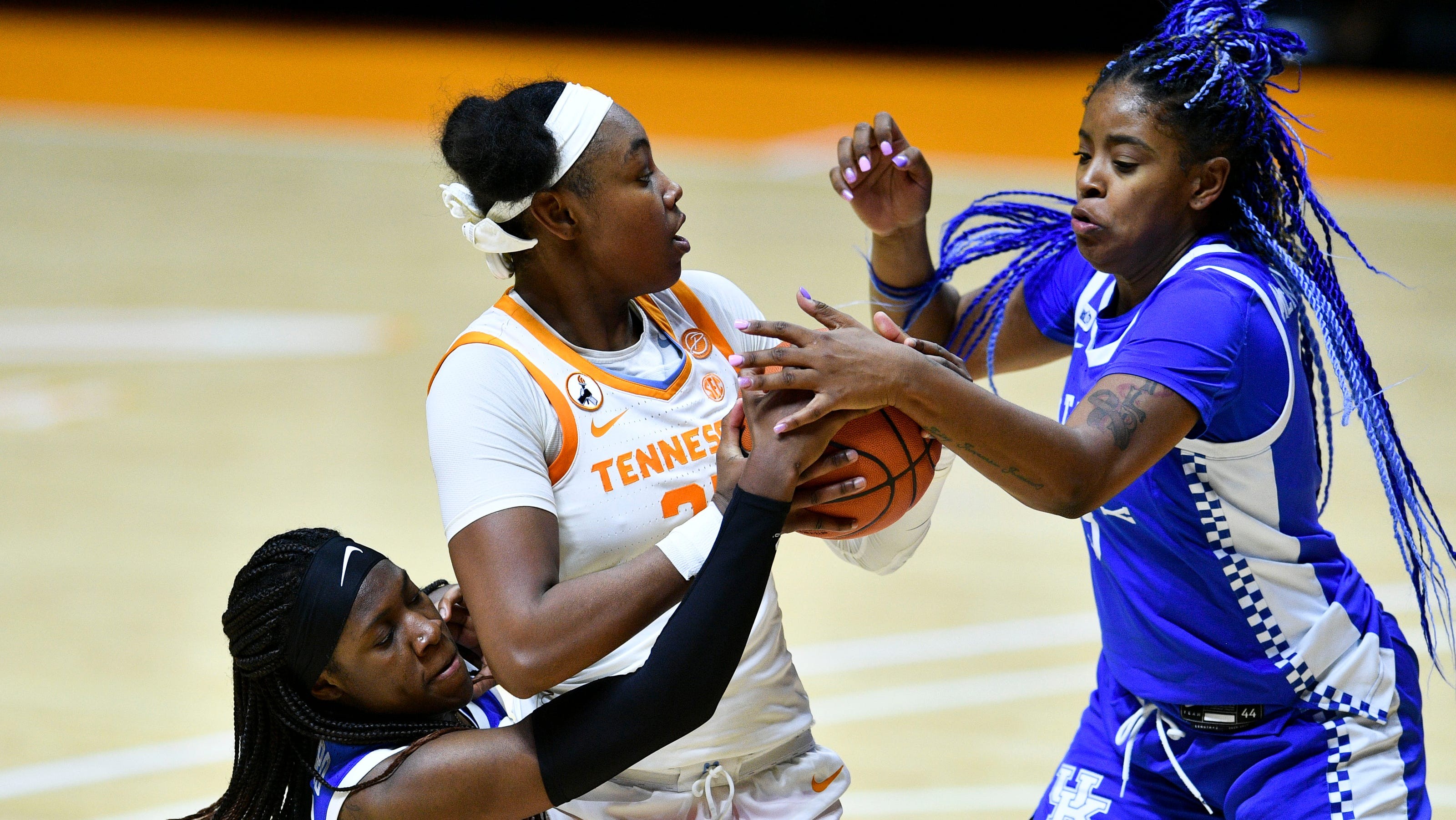 No. 20 Kentucky women's basketball gets revenge, downs No. 16 Tennessee