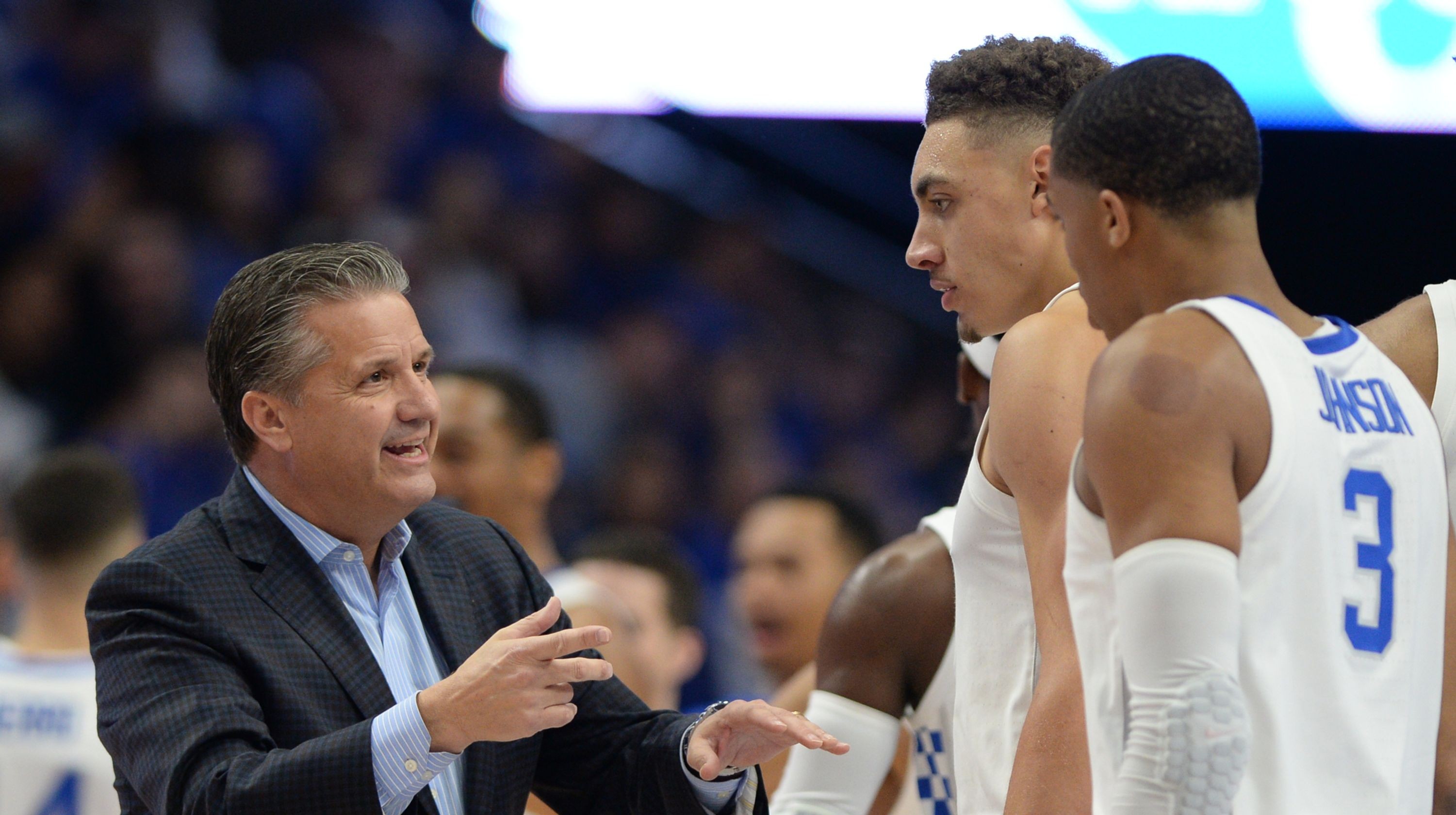 Politics enter Kentucky locker room with Election Day-basketball conflict