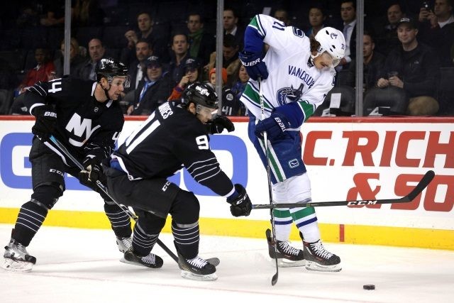 NHL Rumors: Tavares, Nash, Calvert, Roussel, de Haan, Beagle, Perron ...