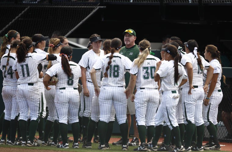 University of Hawaii softball drops finale to UC Davis