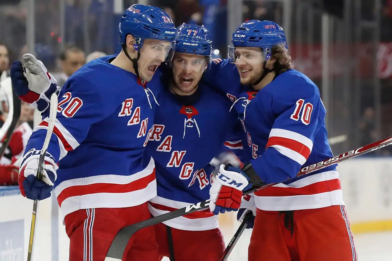 Report: Rangers qualify Tony DeAngelo