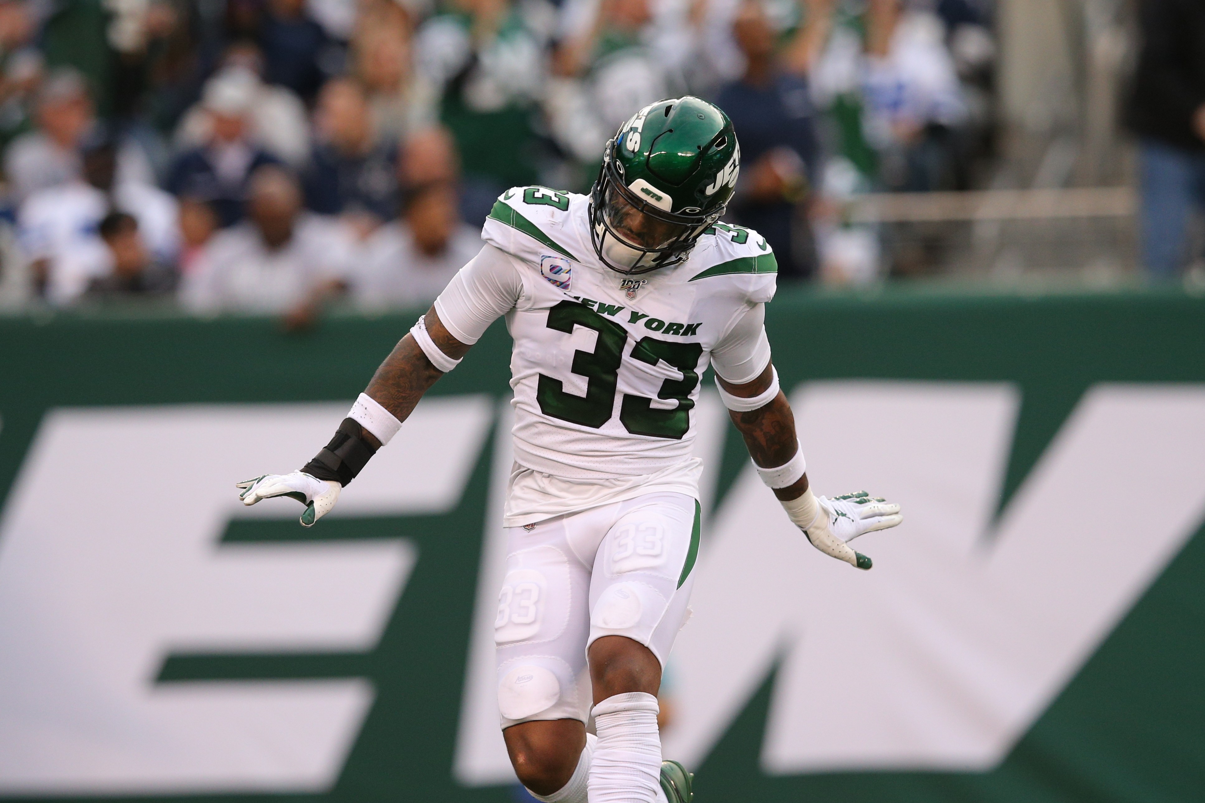 New York Jets: A Jamal Adams contract defeats this offseason’s purpose