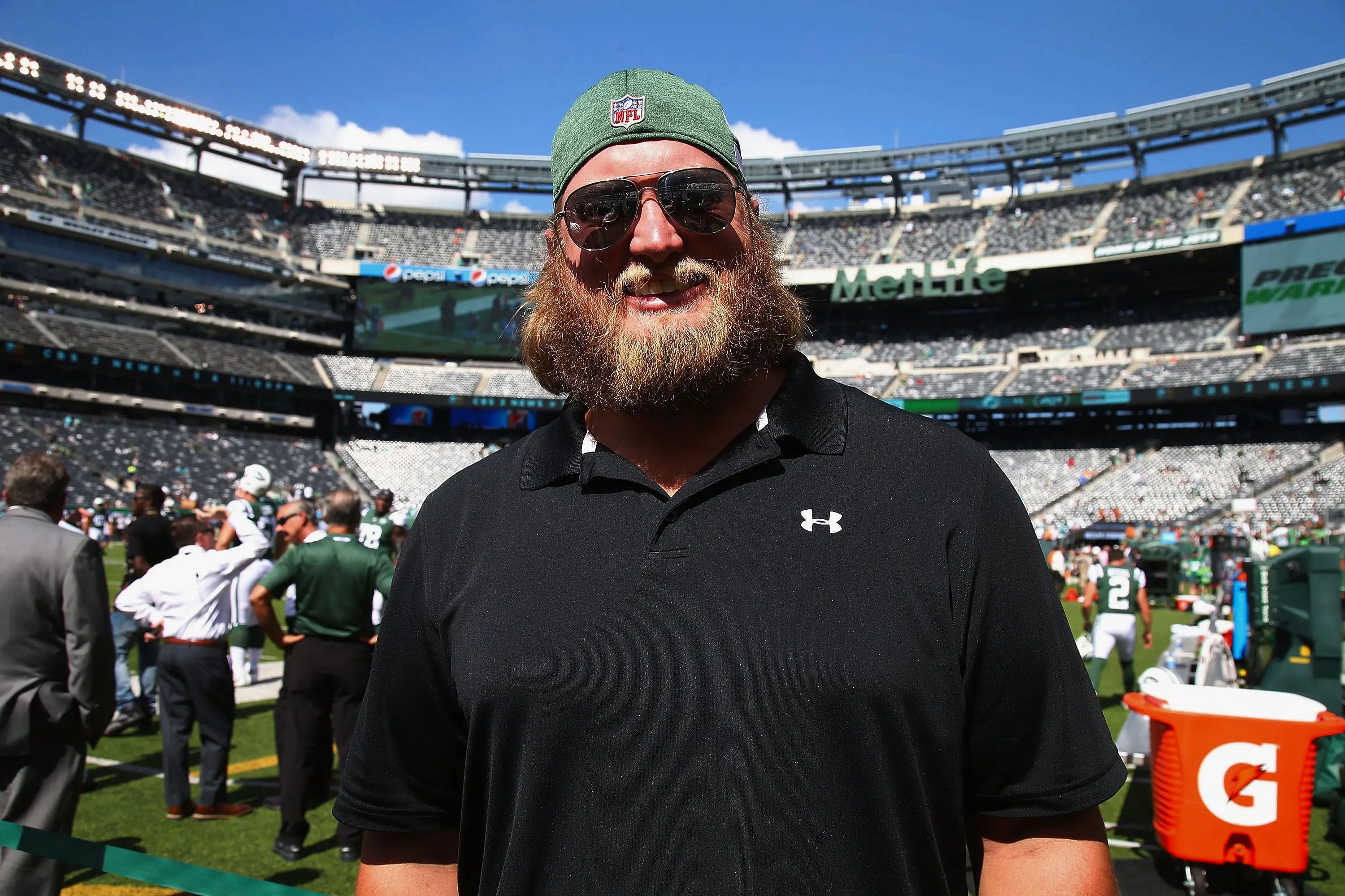 Jets legend Nick Mangold appears on ‘Let’s Make a Deal’ (Video)