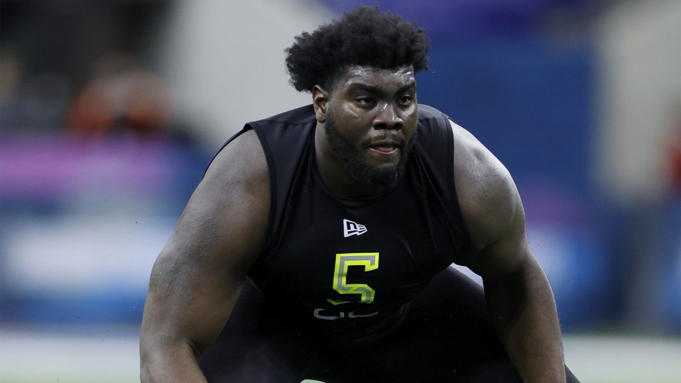 Watch New York Jets OT Mekhi Becton beast it at the gym (Video)