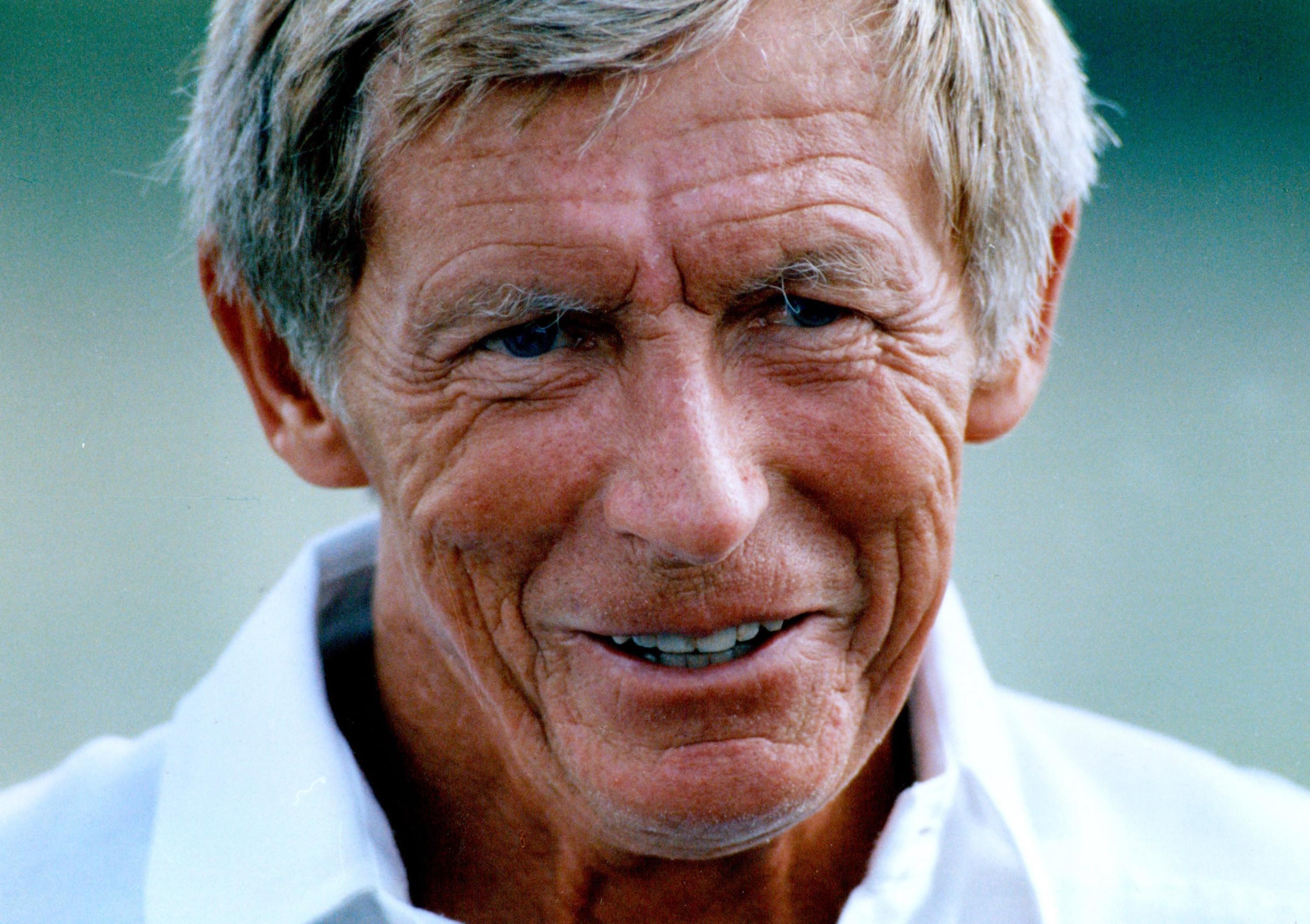 Jerry Burns, former Vikings coach known for wit, dies at 94